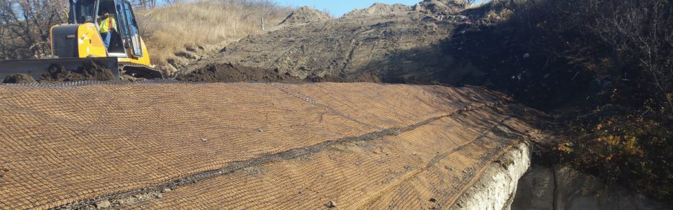 Wall & Slope Reinforcement Geogrid - Pyramid Grid® - Titan Environmental