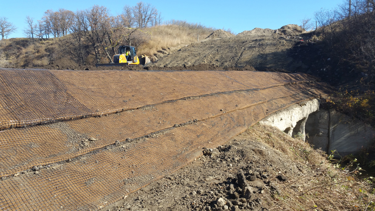 Uniaxial vs Biaxial Geogrids